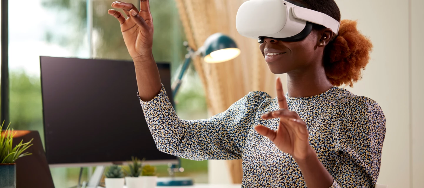 Virtual reality vs. augmented reality vs. mixed reality. | iD Mobile ...