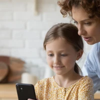 How to keep your child safe on their smartphone this summer. | iD ...