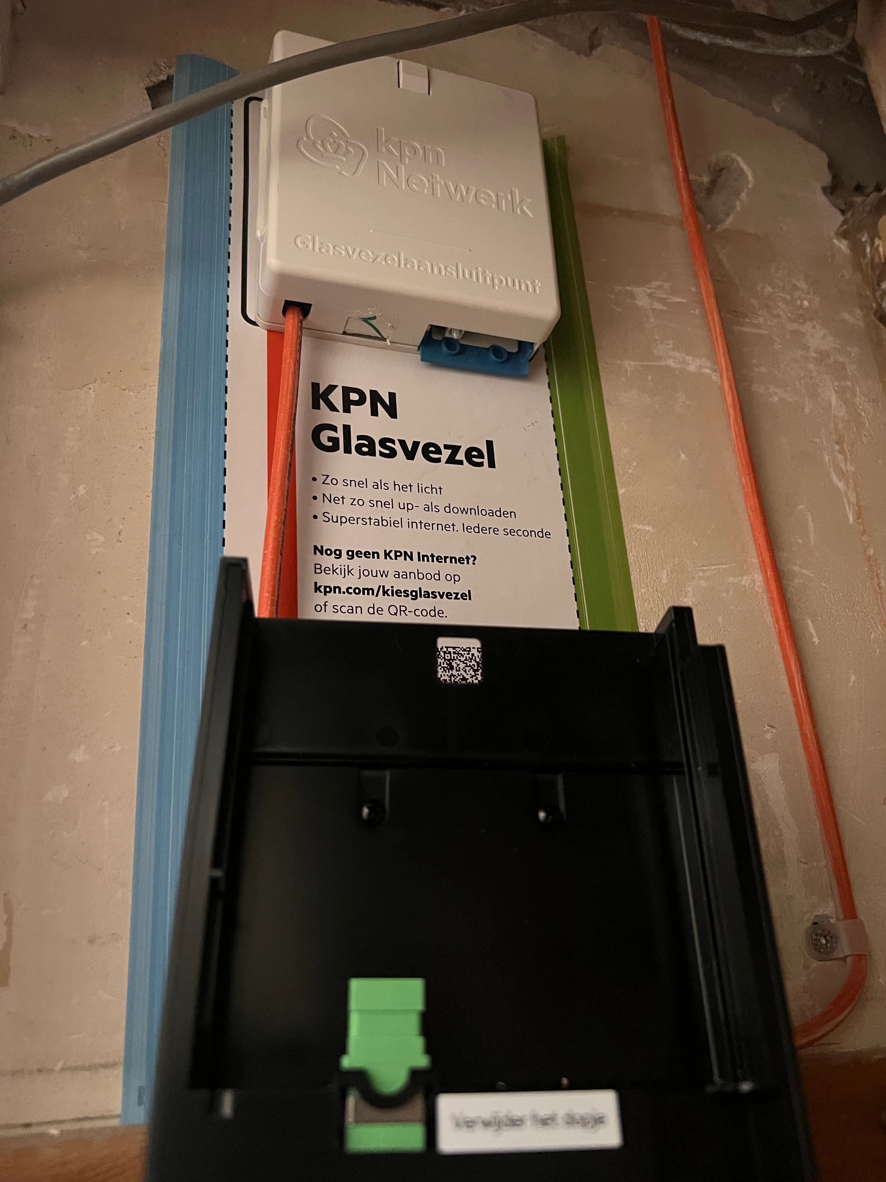 Glasvezelkastje past niet op aansluitpunt met blauwe klepje | KPN Community